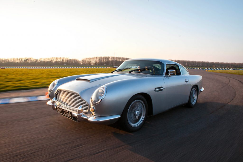 Aston Martin DB5 Обзор автомобиля агента 007.